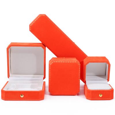 China Custom Velvet Jewelry Box for Pendant Earrings Bracelet Necklace Ring 300000pcs Monthly for sale