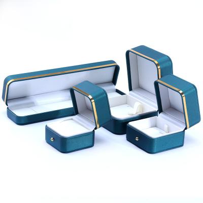 China Handmade Luxury Leather Jewelry Box 10x10x5.5cm for Accessories Custom Logo for sale