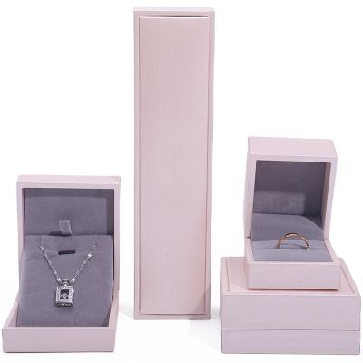 China Customizable Faux Leather Jewelry Storage Box with Velvet Lining 300000pcs Monthly Supply for sale