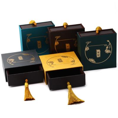 China Chinese Style Luxury Jewelry Packaging Box with Tassel Decor - Custom Size & Logo, 300,000 Monthly Capacity for sale