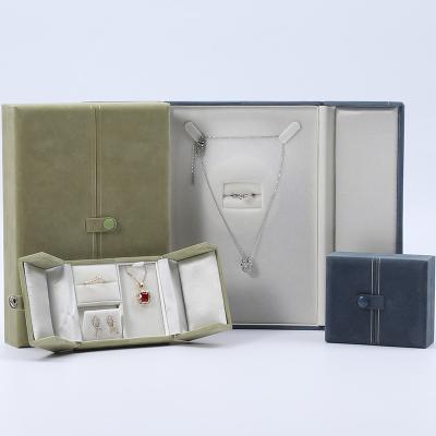 China Custom Velvet Jewellery Case Packaging with Button Closure 300000pcs Monthly for sale