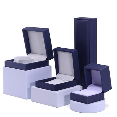 China Customizable Brush Finishing Soft Faux Leather Jewelry Storage Box for Rings Pendant 300000pcs Monthly for sale