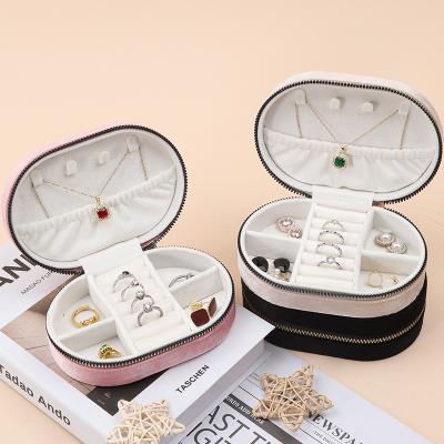 China Oval Multiple Cells Soft Velvet Jewelry Travel Organizer with 300,000 Monthly Capacity and 20-Day Production for sale
