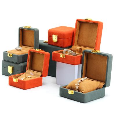 China Custom Velvet Jewelry Box Set for Luxury Watch Storage with Logo Options 300000 Pieces Monthly for sale