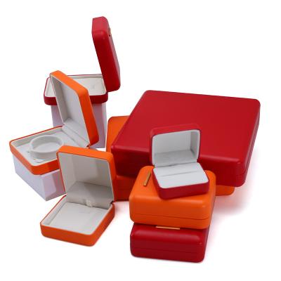 China Custom PU Leather Jewelry Storage Box with Convex Design for Luxury Packaging 300000pcs for sale