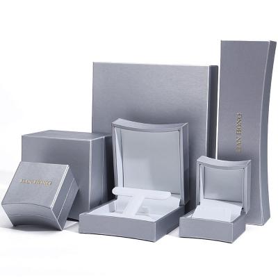 China Arc-Shaped PU Leather Jewelry Box Luxury Storage Packaging Customizable 300000 Pieces Monthly Supply for sale
