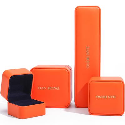 China Customizable Hot Stamping Faux Leather Jewelry Box Set with Velvet Lining 300000pcs Monthly for sale