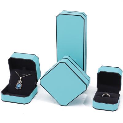 China Customizable Octagonal Faux Leather Jewelry Box with Black Border 300000pcs Monthly Supply for sale