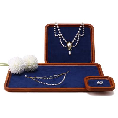 China Custom Solid Wood Jewelry Display Props with Navy Fiber Lining - 300,000 Monthly Capacity, 20-Day Production for sale