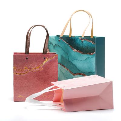 China Custom Cardboard Tote Bag Luxury Packaging - 300,000 Pieces Monthly Capacity with 20-Day Production for sale