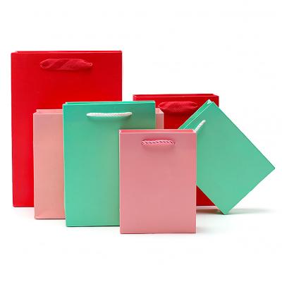 China Custom Cardboard Tote Bag with Macaron Colors - 300,000 Monthly Capacity & 20-Day Production for sale