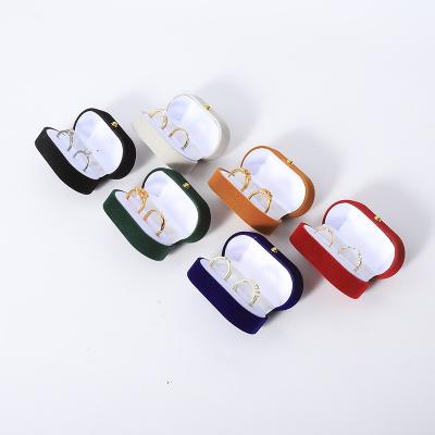 China Custom Velvet Ring Box Packaging 2x2x1.5 Inch for Wedding Engagement Jewelry for sale