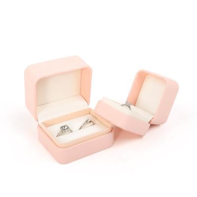 China Square Pink Velvet Jewelry Wedding Ring Box Customizable Jewellery Box Packaging 10x10cm for sale