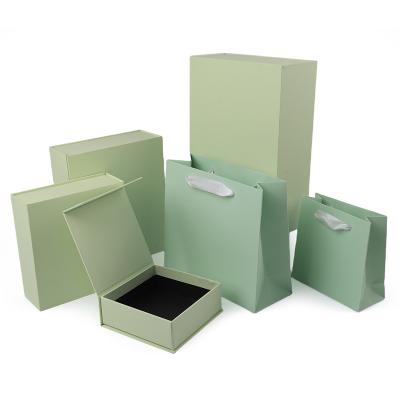 China Eco-Friendly Magnetic Jewelry Gift Box - Cardboard Green Packaging with Custom Sizes 3x3x1 inch for sale