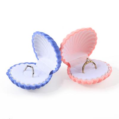 China personalized hign quality flip shell velvet ring box jewelry packaging for sale