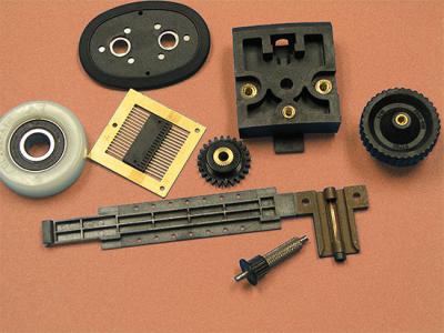 China POM Metal Insert Plastic Injection Mold 450kg 42s Cycle Time for Electronic Parts for sale