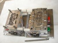 China Hot Runner Injection Mold for Automotive PA66 Parts Heat Treatment 5 Ton Capacity for sale