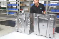 China PPA GF60 Plastic Injection Mold for Reflektorchassis 1000K Shots Custom Mold Making for sale