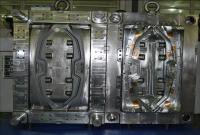 China Automotive Plastic Injection Mould PA66 GF30 Hot Runner Mold 2 Cavity 550x450mm for sale