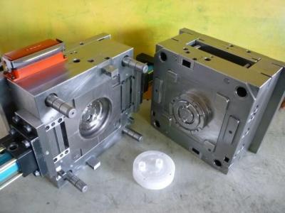 China PP Plastic Injection Mold 500000 Shots 350x300mm Custom Multi Color Acceptable for sale