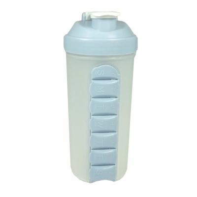 China BPA Free Shaker Water Bottle With 7 Day Pill Case for sale