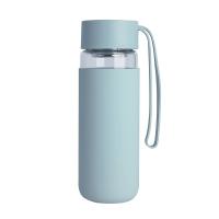 China Borosilicate Glass Drink Water Bottles With Protection Sleeve Portable for sale