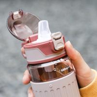 China 550ml Team Hygiene Personalised Sports Drink Bottles With Straw Carry Strap for sale