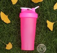 China 700ml BPA FREE Protein Shaker Bottles Cup With Wire Whisk Balls for sale