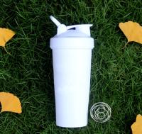 China 700ml BPA FREE Protein Shaker Bottles Cup With Wire Whisk Balls for sale