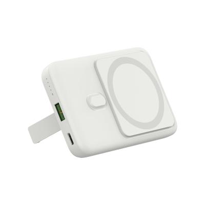 China Besiter 10000mAh Mini Power Bank 22.5W High Capacity LI-Polymer Battery Wireless Charging Type-C Input Interface OEM Logo Holder for sale