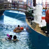 China Immersive Ice World Outdoor Lazy River Adventure Wheelchair Accessible 30-Minute Journey Safety for sale