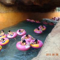 China Slow Ice World Outdoor Lazy River Slow Speed For 200 People 30-Minute Duration for sale
