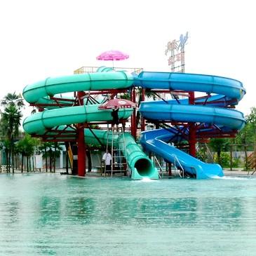 China 6-8mm Thickness Thrilling Water Slides Custom Design For Amusement Park for sale