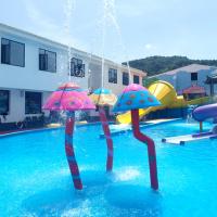 China Outdoor Water Spray Park with Interactive Features and Sturdy Fiberglass Construction for sale