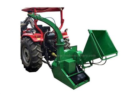 China 16L Hydraulic Oil Tank Tractor Wood Chipper With Shear Bolt PTO Shaft for sale