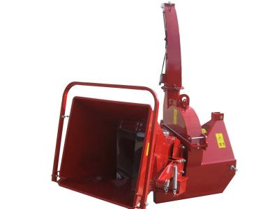China 6 Inch Tractor Wood Chipper 18L Hydraulic Oil Tank For 121kgs Weight Flywheel for sale
