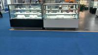 China Upright Glass Door Chiller Cabinet Right Angle Rear Door Air Cooled for Cake for sale