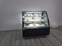 China Commercial large capacity refrigerator, baking cabinet, refrigeration equipment, cake display cabinet with lamp for sale
