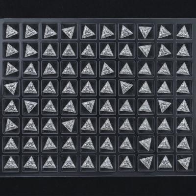 China Melee Lab Grown Diamonds HPHT 2.6-3.1 To 5.3-6.0mm White Triangle Shape Triangle Cut for sale