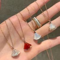 China 18k Solid Gold Skirts Necklace Agate Jewelry Replica Jewelry Divas' Dream Necklace for sale
