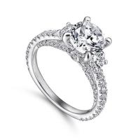 China 18K 14K 10K Solid Gold Customized Jewelry 2 Carat Def Vvs Clarity Cvd Oval Cut Lab Grown Diamond 3 Stone Rings factory for sale