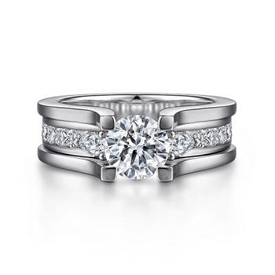 China VVS Clarity HPHT Round Cut Lab Grown Diamond Ring in 18K Metal Type with Round Gemstone Shape for sale