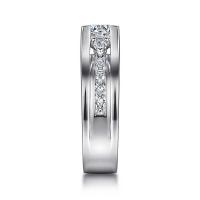 China VVS Clarity HPHT Round Cut Lab Grown Diamond Ring in 18K Metal Type with Round Gemstone Shape for sale