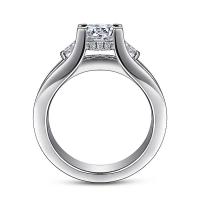 China VVS Clarity HPHT Round Cut Lab Grown Diamond Ring in 18K Metal Type with Round Gemstone Shape for sale