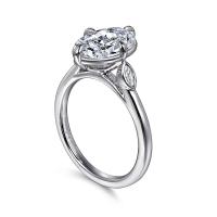 China Classic Style Lab Grown Diamond Wedding Band VVS Clarity HPHT Oval Cut Ring for sale