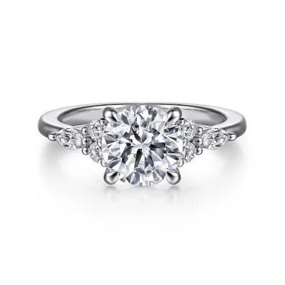 China Lab Grown Diamond Wedding Band VVS Clarity HPHT Round Cut Classic Style Ring for sale