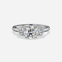 China VVS Clarity HPHT Round Cut Lab Grown Diamond Ring 2 Carat Custom Diamond Wedding Bands for sale