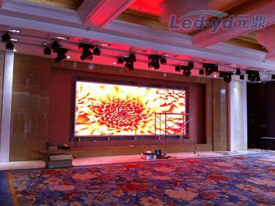 China Outdoor P2.5 Small Pixel Pitch COB LED Screen 480*540mm Seamless 90° Connection Flip Chip For Broadcast Studios for sale