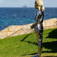 China Mirror Polished 316L Stainless Steel Cast Statue 160cm Life Size Sculpture for sale