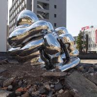 China Mirror Polished Stainless Steel Falling Stone Sculpture 3m H9.8ft for sale